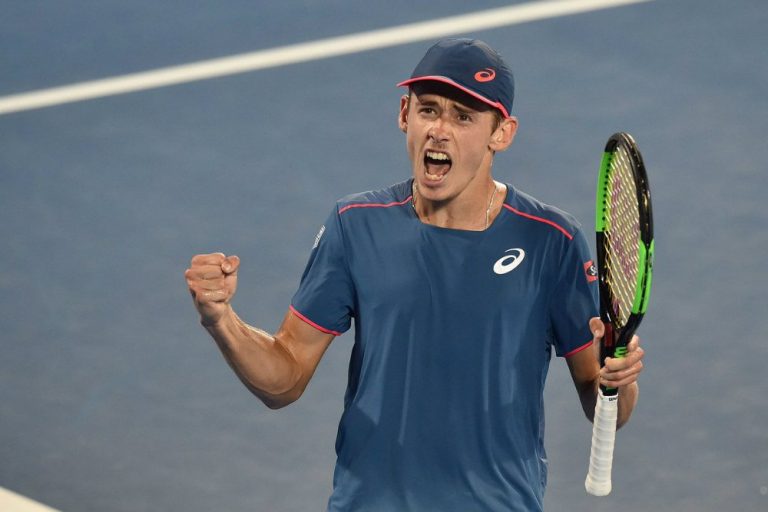 Alex De Minaur lifts his maiden ATP title in front of home fans in ...