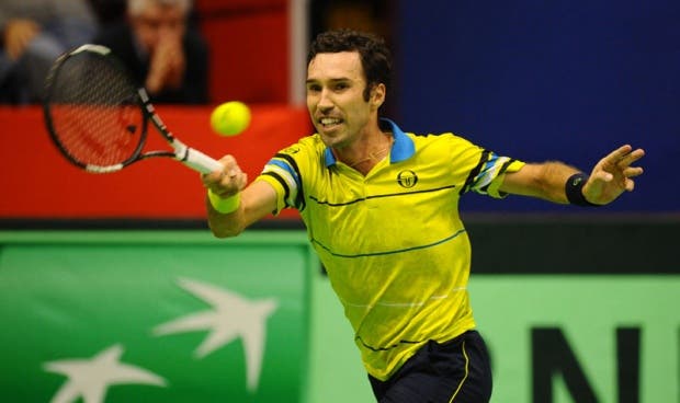 Mikhail Kukushkin rallies from a set and a break down to beat Benoit ...