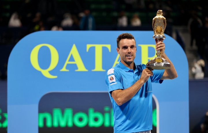Roberto Bautista Agut win the Qatar Open in Doha for the second time in ...