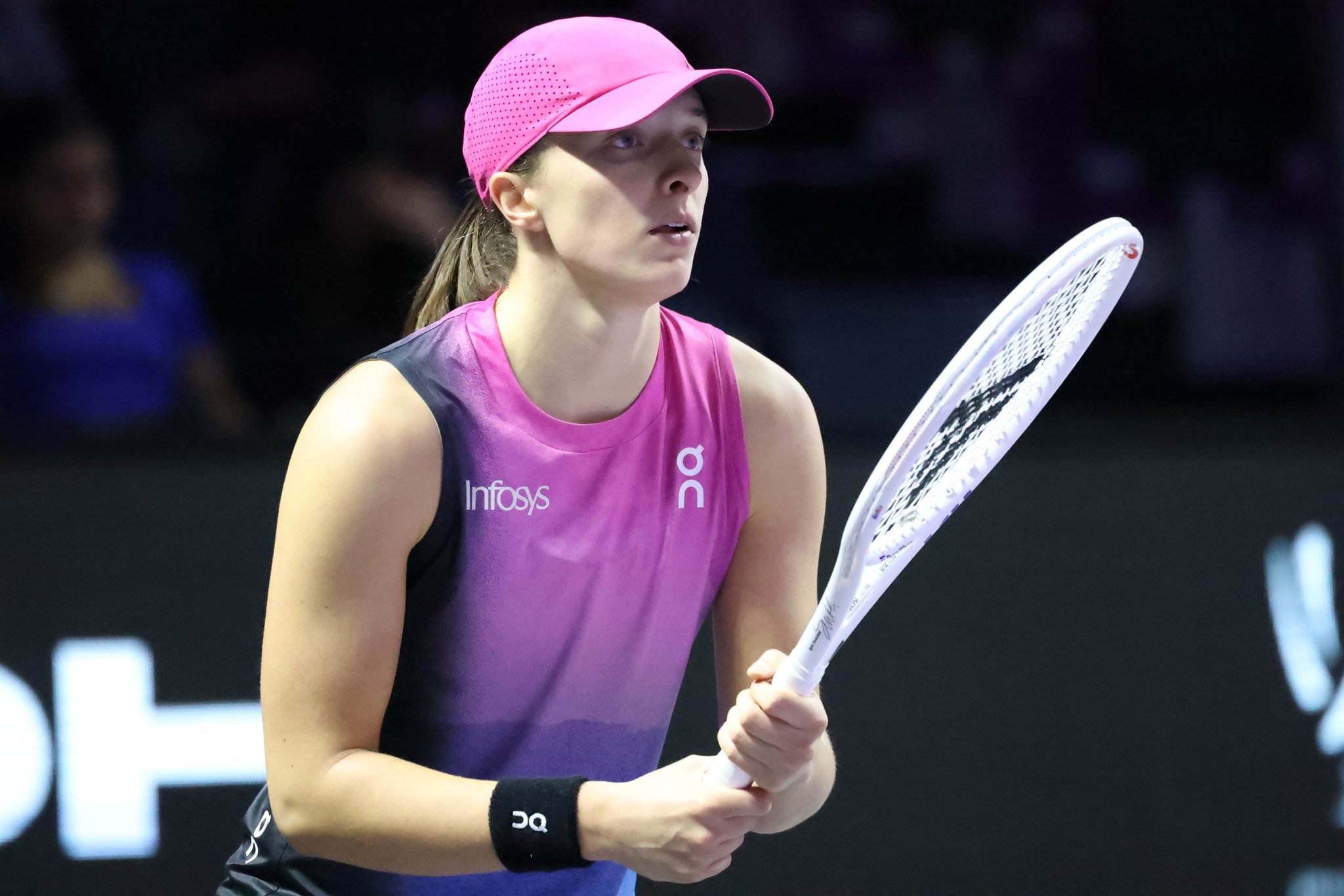 Iga Swiatek Battles To Houdini-Esque Victory At WTA Finals - UBITENNIS