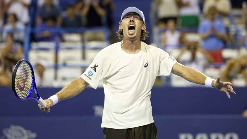 Alex de Minaur Consoles Tearful Davidovich Fokina After Winning ...